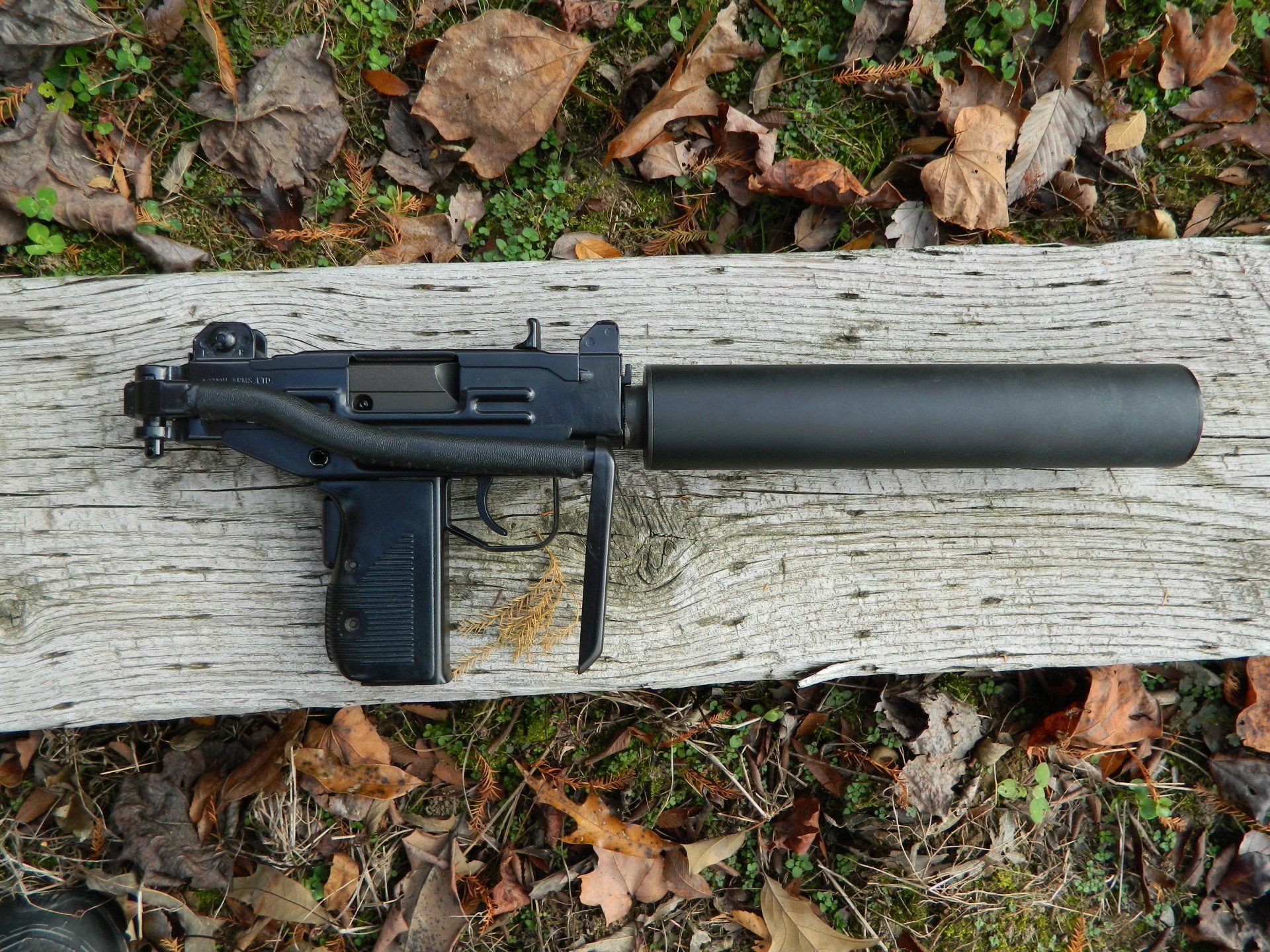 Micro Uzi Machine Pistol with S.C.R.C. Suppresser