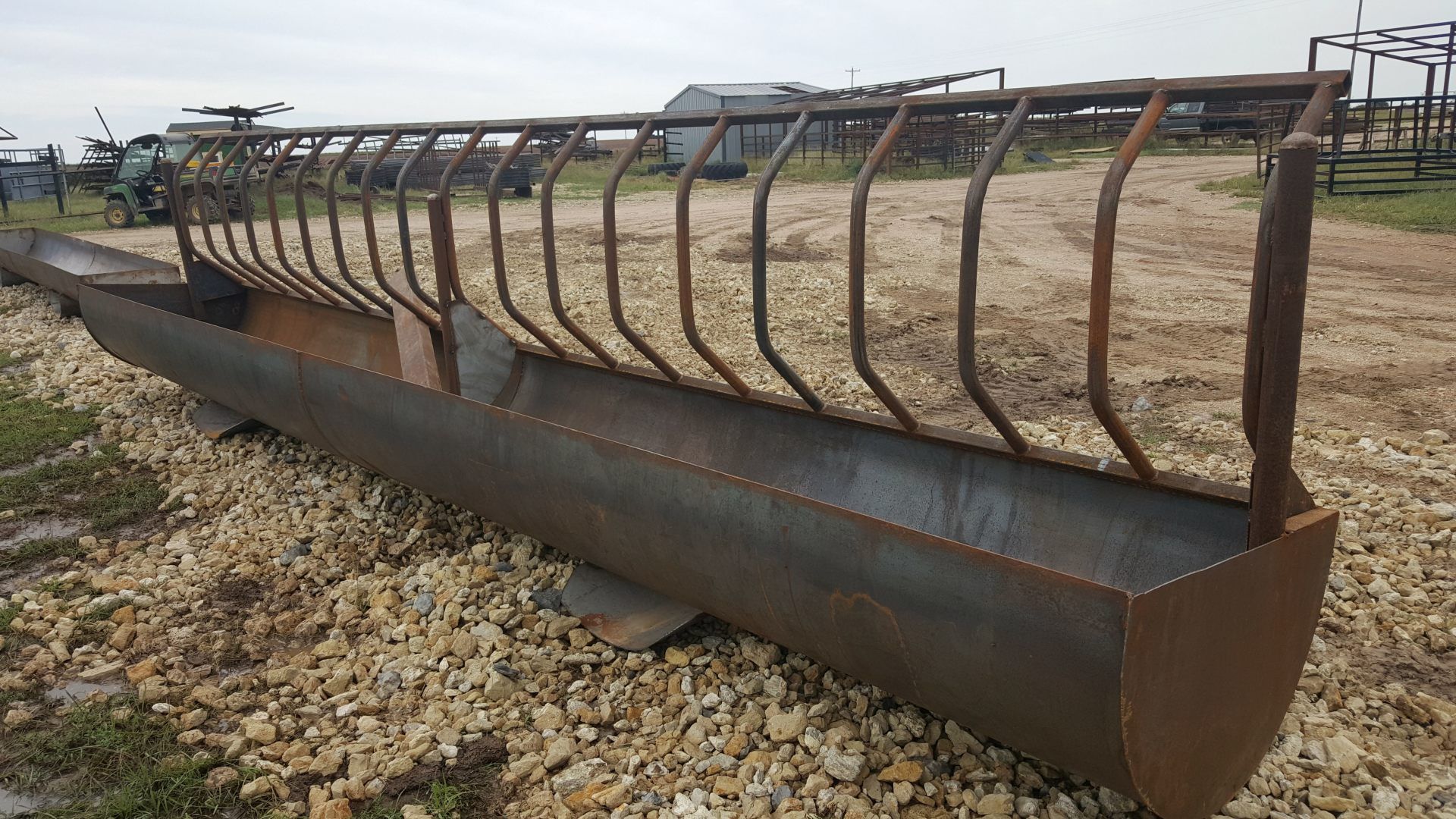 Bunk and Line Feeders